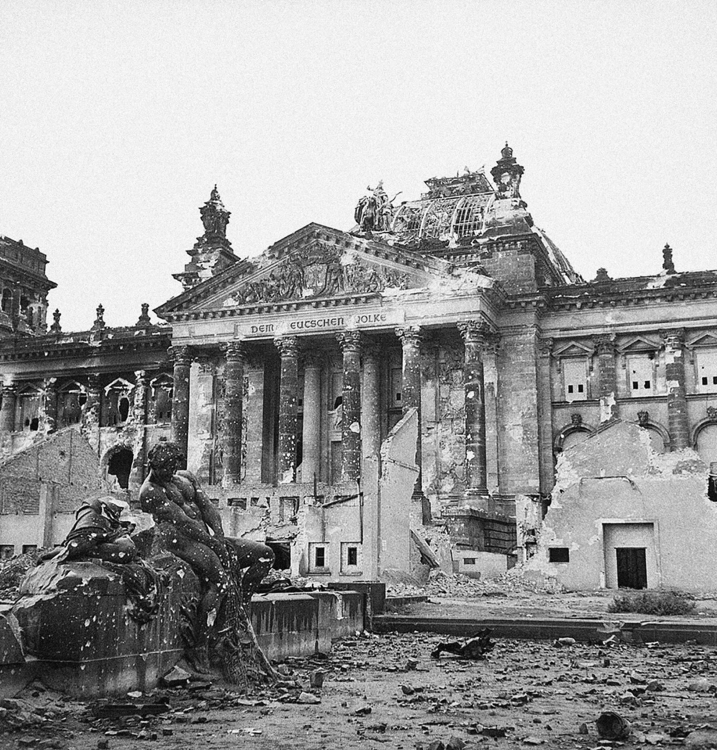 Wrapped Reichstag - Archive of Destruction